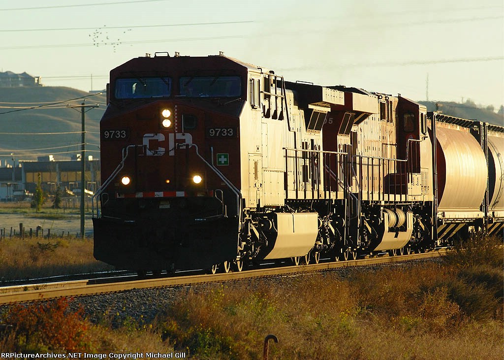 CP 9733 Westbound Sunrise